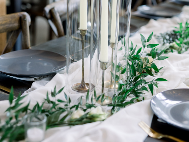 13 Sweetheart Table Decor Ideas for Your Big Day - simplysarahco